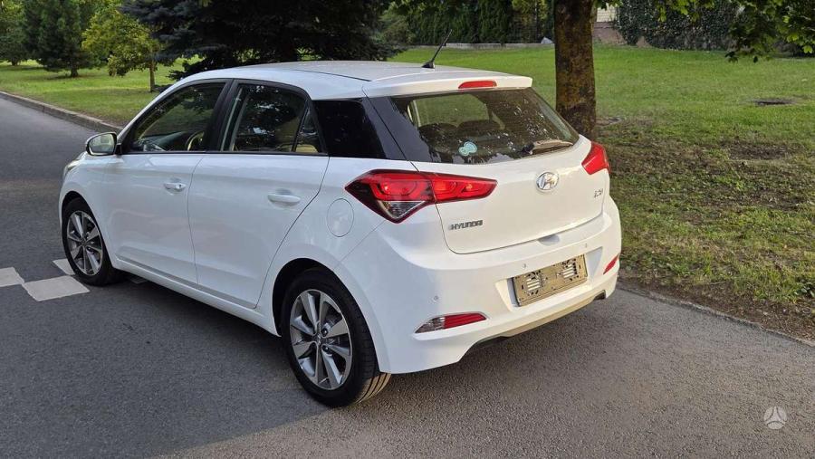 Balts Hyundai i20 2016 Panevēža, ar dzinēja tilpumu 1.25 L un nobraukumu 260 tūkst. km par 4699 €, foto 34 vietnē AUTOMOTO.COM.LV
