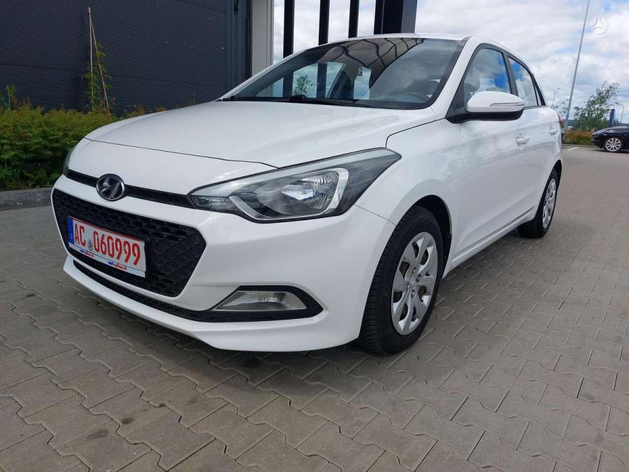 White Hyundai i20 2017 in Vilnius, with an engine capacity of 1.30 L and mileage of 162 thousand km for 5850 €, photo 11 on AUTOMOTO.COM.LV