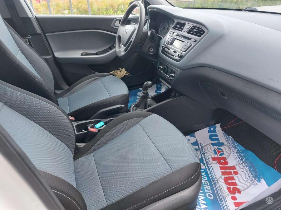 White Hyundai i20 2017 in Vilnius, with an engine capacity of 1.30 L and mileage of 162 thousand km for 5850 €, photo 12 on AUTOMOTO.COM.LV