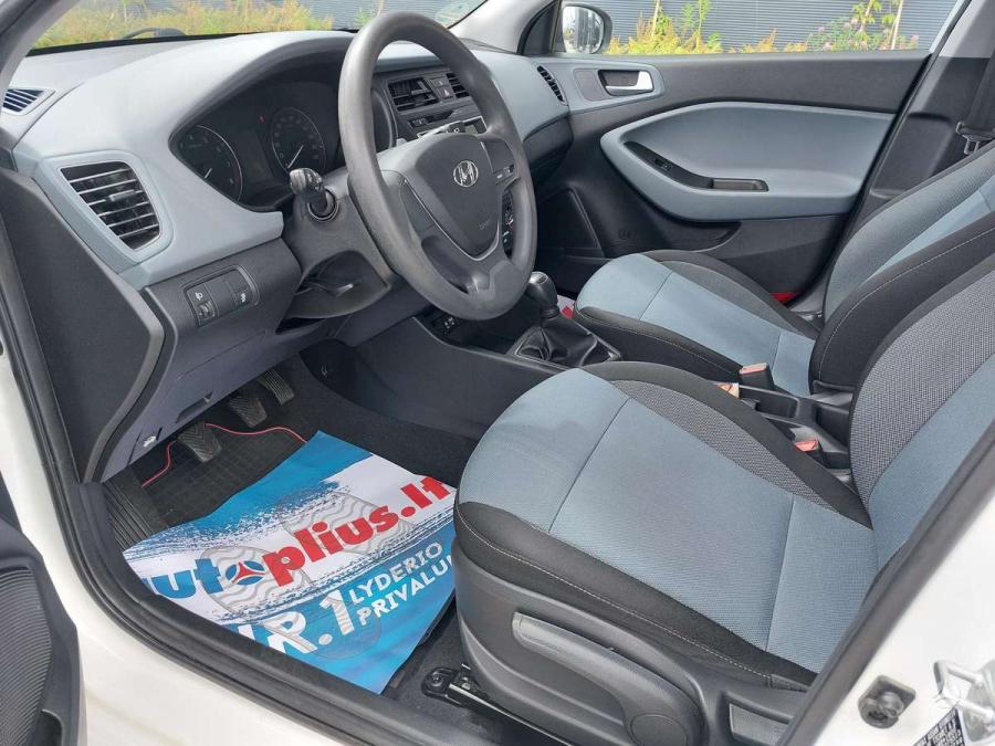 White Hyundai i20 2017 in Vilnius, with an engine capacity of 1.30 L and mileage of 162 thousand km for 5850 €, photo 13 on AUTOMOTO.COM.LV