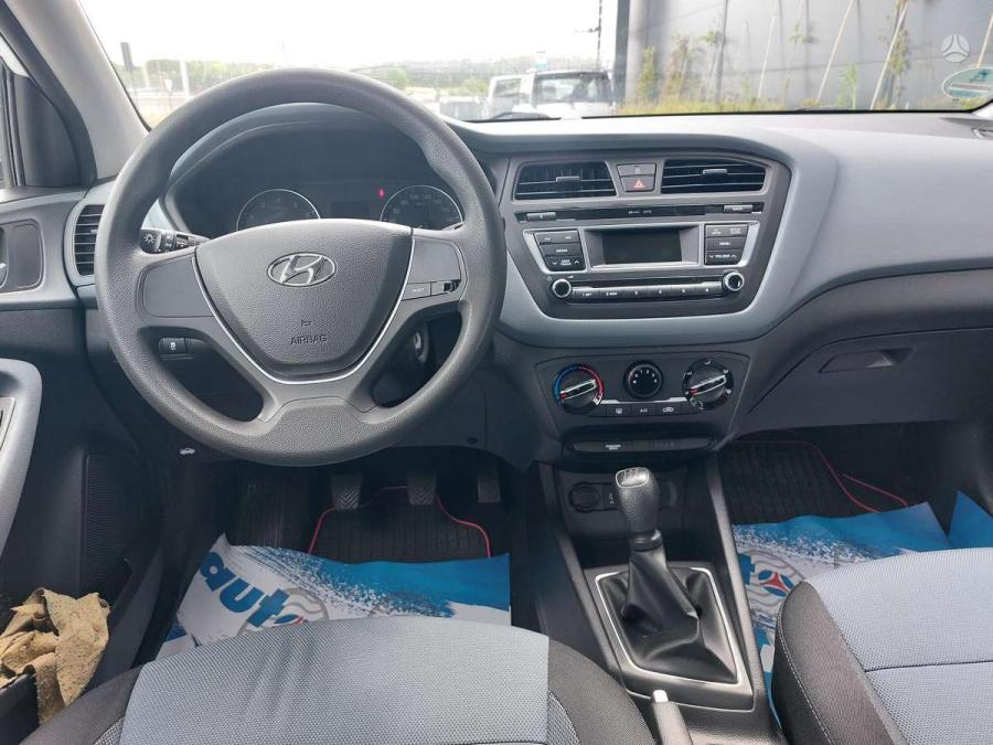 White Hyundai i20 2017 in Vilnius, with an engine capacity of 1.30 L and mileage of 162 thousand km for 5850 €, photo 14 on AUTOMOTO.COM.LV