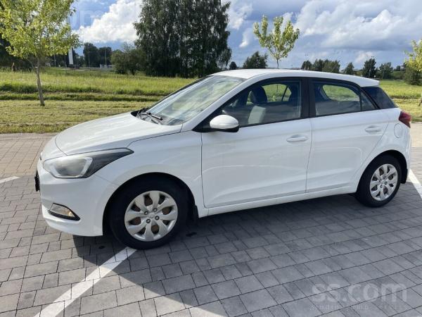Balts Hyundai i20 2017 Rīga, ar dzinēja tilpumu 1.20 L un nobraukumu 125 tūkst. km par 5300 €, foto 1 vietnē AUTOMOTO.COM.LV