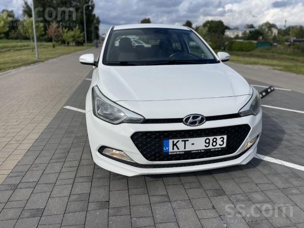 Balts Hyundai i20 2017 Rīga, ar dzinēja tilpumu 1.20 L un nobraukumu 125 tūkst. km par 5300 €, foto 3 vietnē AUTOMOTO.COM.LV