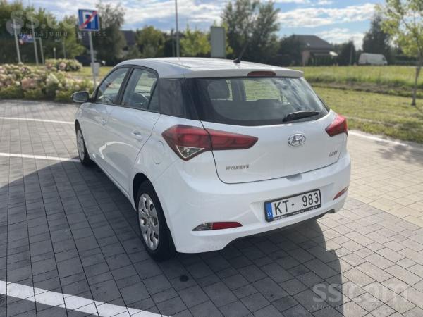 Balts Hyundai i20 2017 Rīga, ar dzinēja tilpumu 1.20 L un nobraukumu 125 tūkst. km par 5300 €, foto 4 vietnē AUTOMOTO.COM.LV