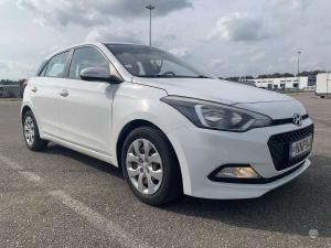 White Hyundai i20 2017 in Vilnius, with an engine capacity of 1.25 L and mileage of 127 thousand km for 7700 €, photo 4 on AUTOMOTO.COM.LV
