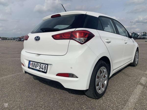 Balts Hyundai i20 2017 Viļņa, ar dzinēja tilpumu 1.25 L un nobraukumu 127 tūkst. km par 7700 €, foto 6 vietnē AUTOMOTO.COM.LV