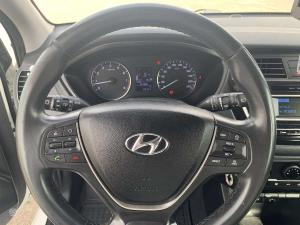White Hyundai i20 2017 in Vilnius, with an engine capacity of 1.25 L and mileage of 127 thousand km for 7700 €, photo 11 on AUTOMOTO.COM.LV