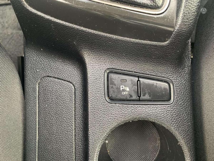 White Hyundai i20 2017 in Vilnius, with an engine capacity of 1.25 L and mileage of 127 thousand km for 7700 €, photo 13 on AUTOMOTO.COM.LV