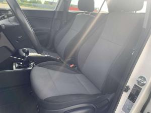 White Hyundai i20 2017 in Vilnius, with an engine capacity of 1.25 L and mileage of 127 thousand km for 7700 €, photo 14 on AUTOMOTO.COM.LV