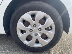 White Hyundai i20 2017 in Vilnius, with an engine capacity of 1.25 L and mileage of 127 thousand km for 7700 €, photo 15 on AUTOMOTO.COM.LV