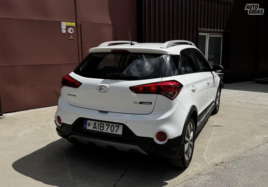 Balts Hyundai i20 2017 Viļņa, ar dzinēja tilpumu 0.90 L un nobraukumu 107 tūkst. km par 7800 €, foto 6 vietnē AUTOMOTO.COM.LV