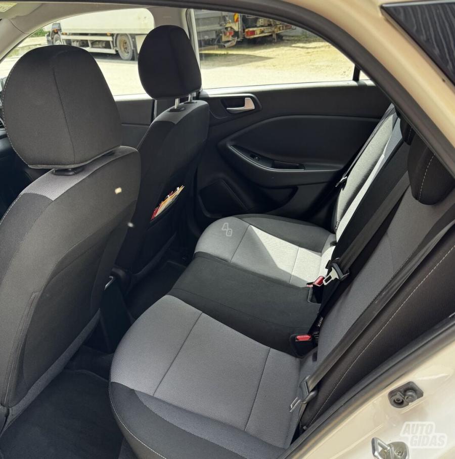 Balts Hyundai i20 2017 Viļņa, ar dzinēja tilpumu 0.90 L un nobraukumu 107 tūkst. km par 7800 €, foto 13 vietnē AUTOMOTO.COM.LV