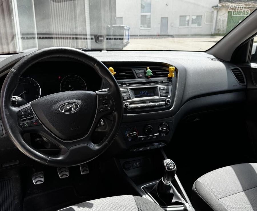 Balts Hyundai i20 2017 Viļņa, ar dzinēja tilpumu 0.90 L un nobraukumu 107 tūkst. km par 7800 €, foto 14 vietnē AUTOMOTO.COM.LV