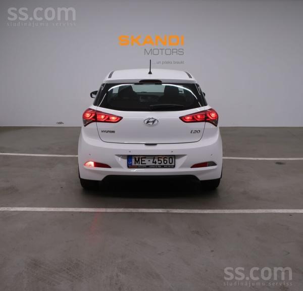 White Hyundai i20 2018 in Riga, with an engine capacity of 1.20 L and mileage of 195 thousand km for 5790 €, photo 5 on AUTOMOTO.COM.LV