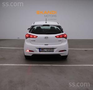 White Hyundai i20 2018 in Riga, with an engine capacity of 1.20 L and mileage of 195 thousand km for 5790 €, photo 5 on AUTOMOTO.COM.LV
