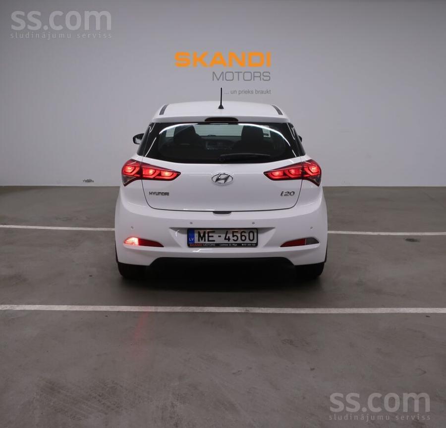 White Hyundai i20 2018 in Riga, with an engine capacity of 1.20 L and mileage of 195 thousand km for 5790 €, photo 5 on AUTOMOTO.COM.LV