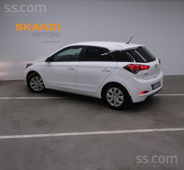 White Hyundai i20 2018 in Riga, with an engine capacity of 1.20 L and mileage of 195 thousand km for 5790 €, photo 6 on AUTOMOTO.COM.LV
