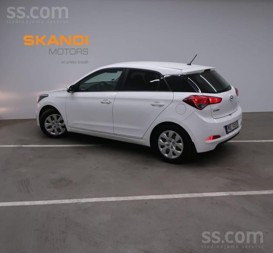 White Hyundai i20 2018 in Riga, with an engine capacity of 1.20 L and mileage of 195 thousand km for 5790 €, photo 6 on AUTOMOTO.COM.LV