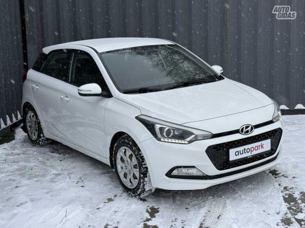 Balts Hyundai i20 2018 Viļņa, ar dzinēja tilpumu 1.40 L un nobraukumu 182 tūkst. km par 6900 €, foto 2 vietnē AUTOMOTO.COM.LV
