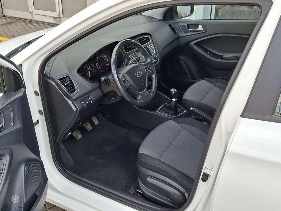 Balts Hyundai i20 2018 Viļņa, ar dzinēja tilpumu 1.25 L un nobraukumu 127 tūkst. km par 6500 €, foto 8 vietnē AUTOMOTO.COM.LV
