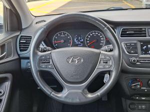 Balts Hyundai i20 2018 Viļņa, ar dzinēja tilpumu 1.25 L un nobraukumu 127 tūkst. km par 6500 €, foto 20 vietnē AUTOMOTO.COM.LV
