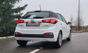 White Hyundai i20 2019 in Kaunas, with an engine capacity of 1.00 L and mileage of 200 thousand km for 5499 €, photo 2 on AUTOMOTO.COM.LV
