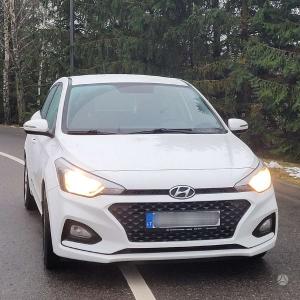 White Hyundai i20 2019 in Kaunas, with an engine capacity of 1.00 L and mileage of 200 thousand km for 5499 €, photo 3 on AUTOMOTO.COM.LV