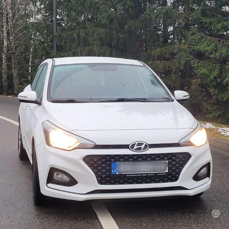 White Hyundai i20 2019 in Kaunas, with an engine capacity of 1.00 L and mileage of 200 thousand km for 5499 €, photo 3 on AUTOMOTO.COM.LV