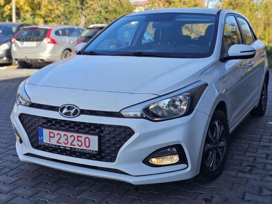 Balts Hyundai i20 2019 Kauņa, ar dzinēja tilpumu 1.25 L un nobraukumu 144 tūkst. km par 7599 €, foto 1 vietnē AUTOMOTO.COM.LV