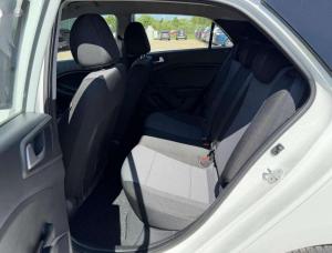 White Hyundai i20 2019 in Siauliai, with an engine capacity of 1.00 L and mileage of 148 thousand km for 8300 €, photo 12 on AUTOMOTO.COM.LV