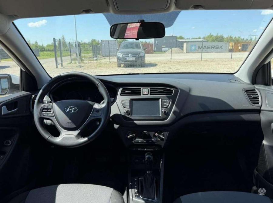 White Hyundai i20 2019 in Siauliai, with an engine capacity of 1.00 L and mileage of 148 thousand km for 8300 €, photo 14 on AUTOMOTO.COM.LV