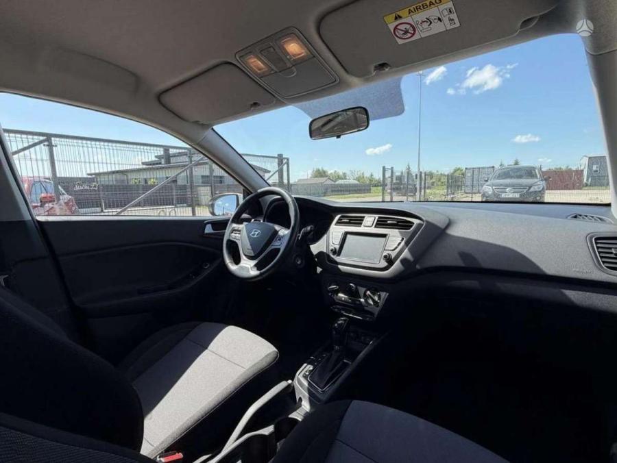White Hyundai i20 2019 in Siauliai, with an engine capacity of 1.00 L and mileage of 148 thousand km for 8300 €, photo 15 on AUTOMOTO.COM.LV