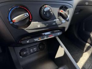 White Hyundai i20 2019 in Siauliai, with an engine capacity of 1.00 L and mileage of 148 thousand km for 8300 €, photo 18 on AUTOMOTO.COM.LV