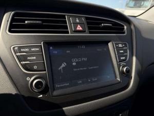 White Hyundai i20 2019 in Siauliai, with an engine capacity of 1.00 L and mileage of 148 thousand km for 8300 €, photo 21 on AUTOMOTO.COM.LV