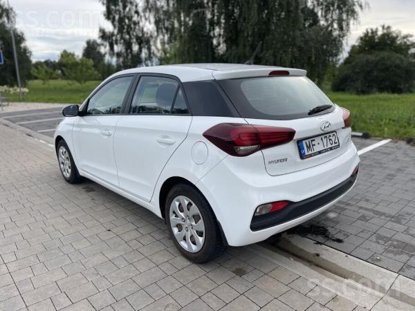 White Hyundai i20 2019 in Riga, with an engine capacity of 1.30 L and mileage of 125 thousand km for 5900 €, photo 4 on AUTOMOTO.COM.LV