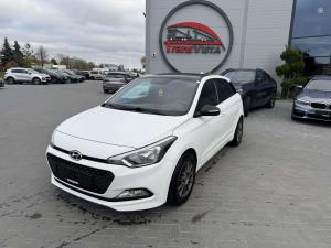 White Hyundai i20 2019 in Telschi, with an engine capacity of 1.20 L and mileage of 186 thousand km for 5300 €, photo  on AUTOMOTO.COM.LV
