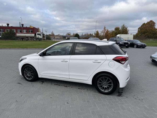 Хендай и20 2019 в Тельшяй на AUTOMOTO.COM.LV Белый Хендай и20 2019 в Тельшяй, объемом двигателя 1.20 л и пробегом 186 тыс. км за 5300 €, фото 4 на AUTOMOTO.COM.LV