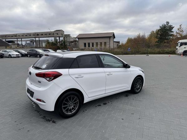 Хендай и20 2019 в Тельшяй на AUTOMOTO.COM.LV Белый Хендай и20 2019 в Тельшяй, объемом двигателя 1.20 л и пробегом 186 тыс. км за 5300 €, фото 8 на AUTOMOTO.COM.LV