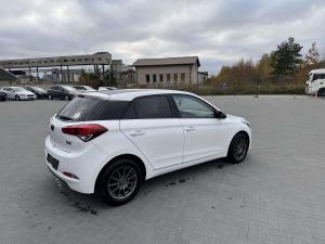 White Hyundai i20 2019 in Telschi, with an engine capacity of 1.20 L and mileage of 186 thousand km for 5300 €, photo 8 on AUTOMOTO.COM.LV