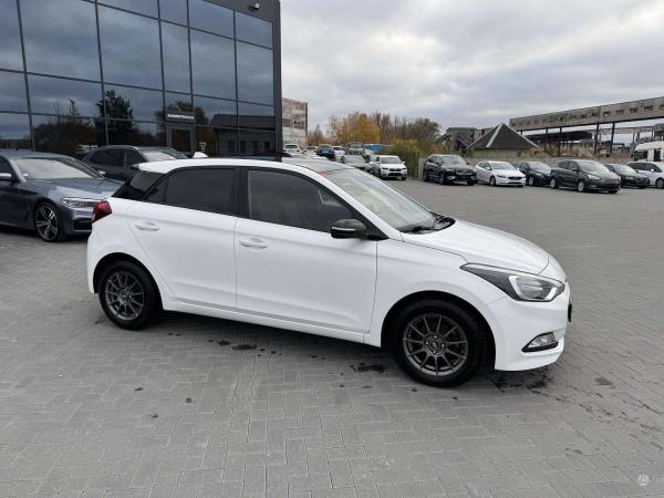 Хендай и20 2019 в Тельшяй на AUTOMOTO.COM.LV Белый Хендай и20 2019 в Тельшяй, объемом двигателя 1.20 л и пробегом 186 тыс. км за 5300 €, фото 9 на AUTOMOTO.COM.LV
