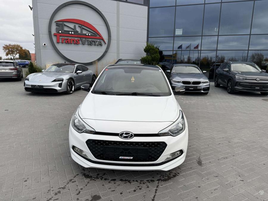 White Hyundai i20 2019 in Telschi, with an engine capacity of 1.20 L and mileage of 186 thousand km for 5300 €, photo 11 on AUTOMOTO.COM.LV