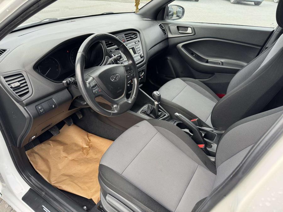White Hyundai i20 2019 in Telschi, with an engine capacity of 1.20 L and mileage of 186 thousand km for 5300 €, photo 15 on AUTOMOTO.COM.LV