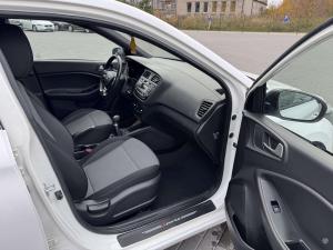 White Hyundai i20 2019 in Telschi, with an engine capacity of 1.20 L and mileage of 186 thousand km for 5300 €, photo 20 on AUTOMOTO.COM.LV