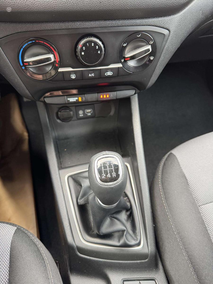 White Hyundai i20 2019 in Telschi, with an engine capacity of 1.20 L and mileage of 186 thousand km for 5300 €, photo 23 on AUTOMOTO.COM.LV