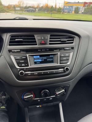 White Hyundai i20 2019 in Telschi, with an engine capacity of 1.20 L and mileage of 186 thousand km for 5300 €, photo 26 on AUTOMOTO.COM.LV