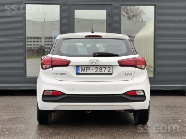 White Hyundai i20 2020 in Jelgava, with an engine capacity of 1.00 L and mileage of 264 thousand km for 5990 €, photo 6 on AUTOMOTO.COM.LV
