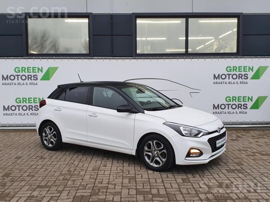 White Hyundai i20 2020 in Riga, with an engine capacity of 1.00 L and mileage of 143 thousand km for 8900 €, photo 2 on AUTOMOTO.COM.LV