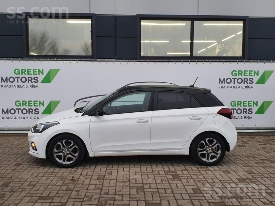 White Hyundai i20 2020 in Riga, with an engine capacity of 1.00 L and mileage of 143 thousand km for 8900 €, photo 3 on AUTOMOTO.COM.LV