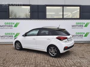 White Hyundai i20 2020 in Riga, with an engine capacity of 1.00 L and mileage of 143 thousand km for 8900 €, photo 5 on AUTOMOTO.COM.LV