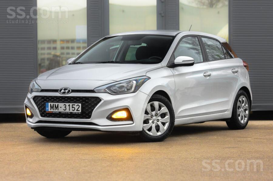White Hyundai i20 2020 in Jelgava, with an engine capacity of 1.00 L and mileage of 236 thousand km for 6490 €, photo 2 on AUTOMOTO.COM.LV